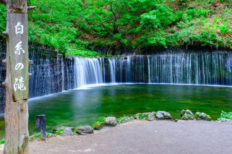 4-2.白糸の滝とドライブインで写真＆ソフトクリーム